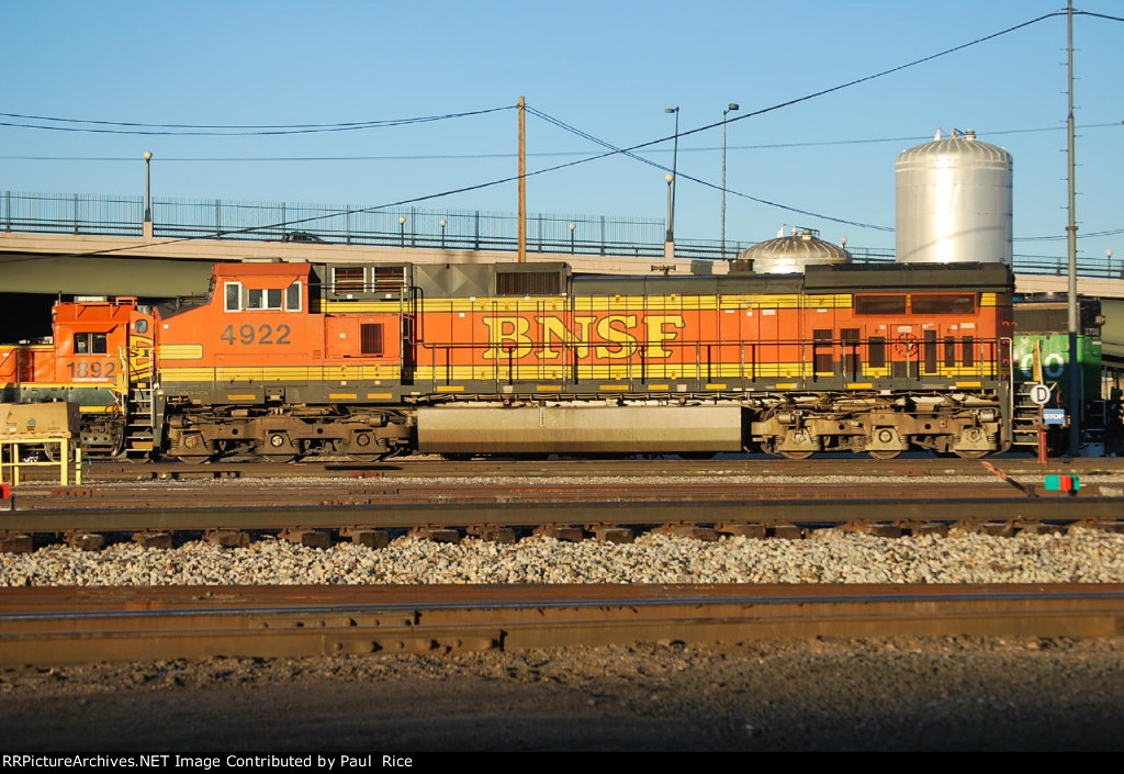 BNSF 4922